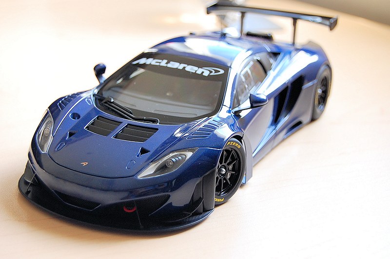 REVIEW: AUTOart McLaren 12C GT3 • DiecastSociety.com